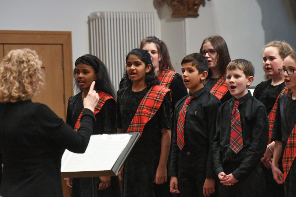 Fair City Singers delight at centenary exhibition | Perform in Perth
